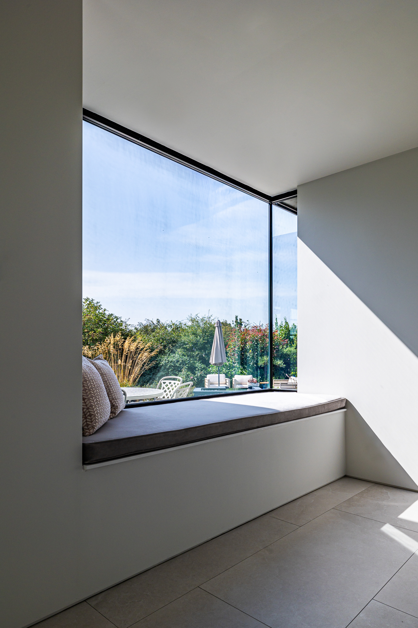 John Knight Glass Introduces a New Oriel Window to the Domestic Market ...
