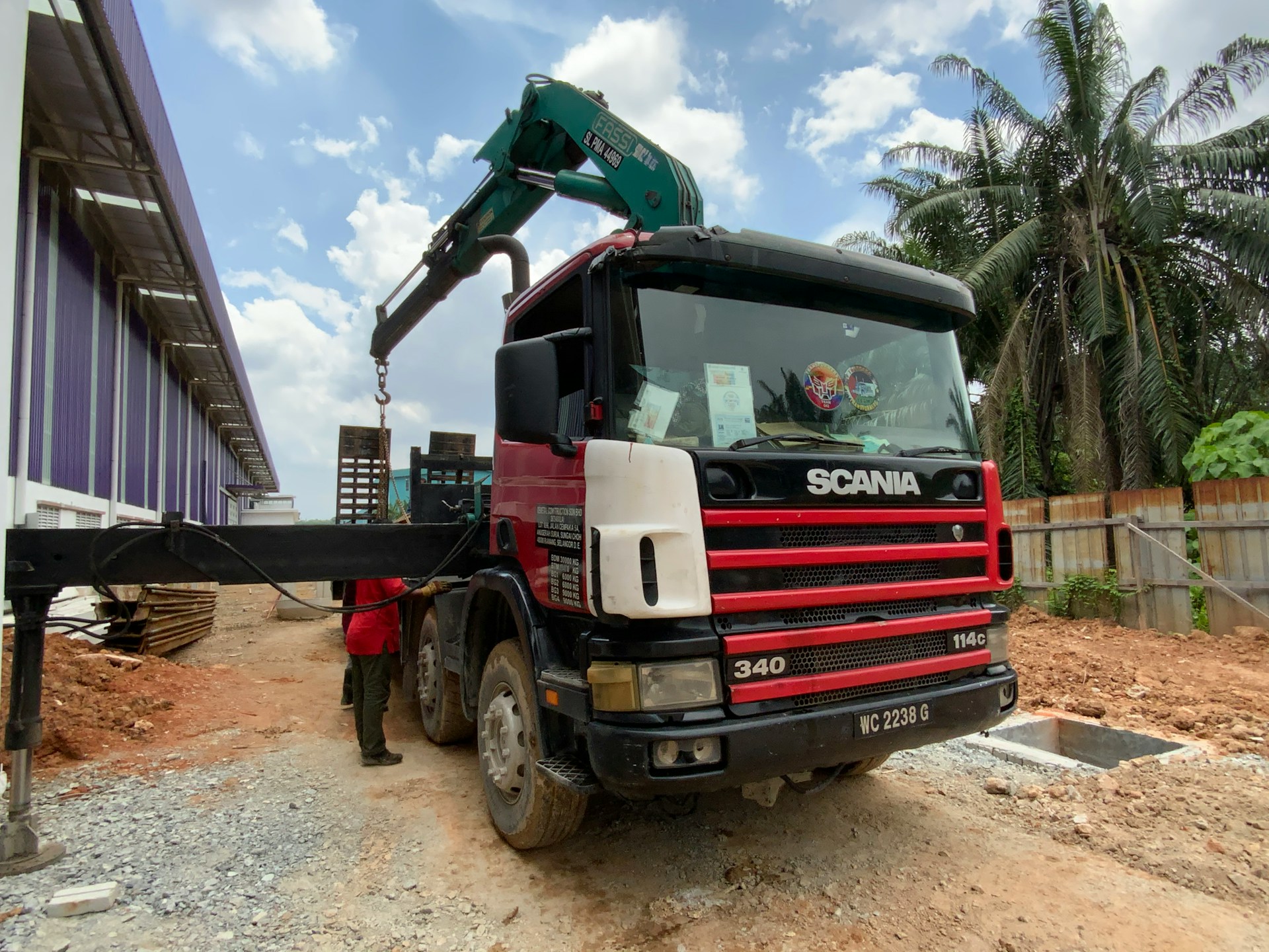 What is grab hire and when should you use it? | Low Carbon Buildings
